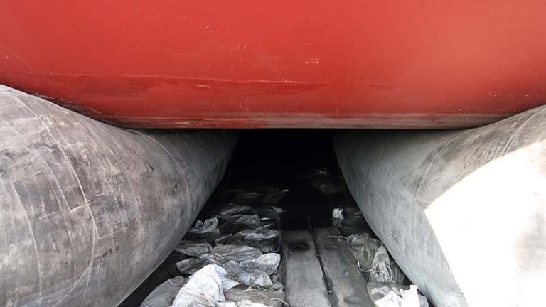 Ground condition under stranded vessel | QingDao Eversafe Marine ...