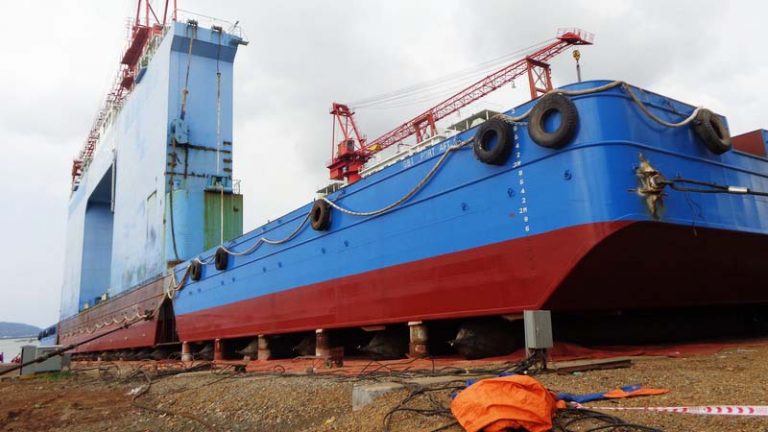 FD-7500 floating dry dock hauled to land with marine airbags | QingDao ...